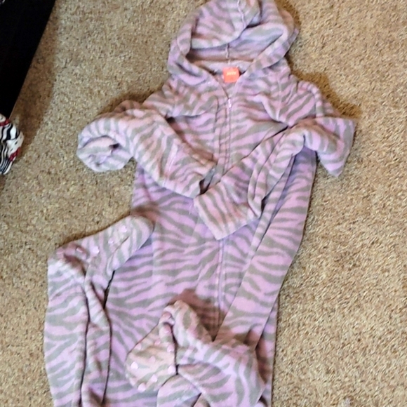 Jenni | Intimates & Sleepwear | Footed Pajamas Pink And Gray Tiger ...